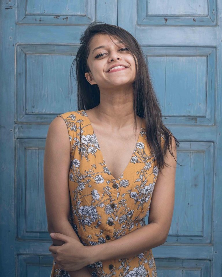 Yohani (Singer) Wiki, Age, Boyfriends, Net Worth & More