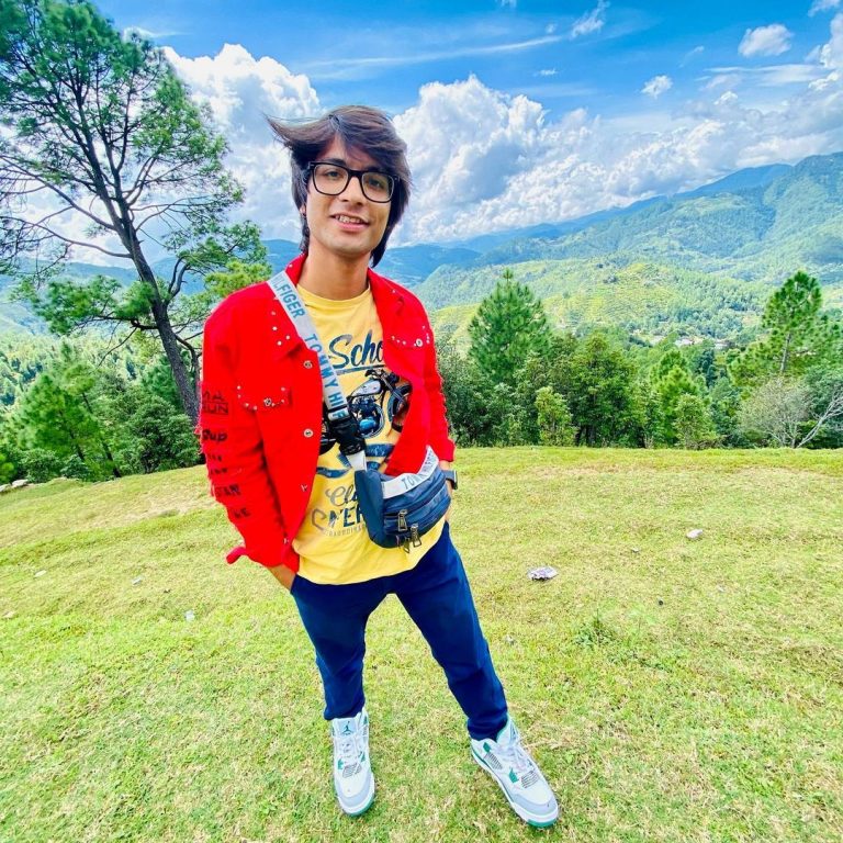 Sourav Joshi (YouTuber) Wiki, Age, Girlfriends, Net Worth & More